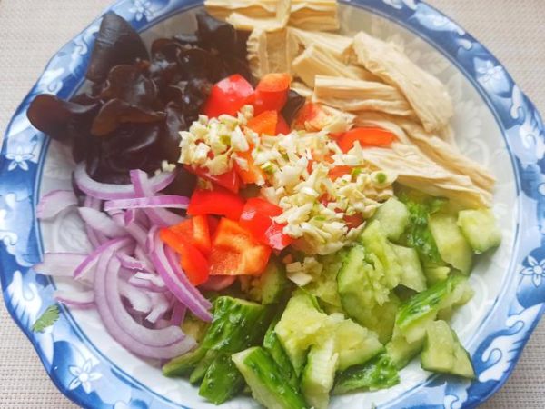 过年凉菜大全及做法_哪些凉菜最受欢迎-第2张图片-山城妙识 过年凉菜大全及做法_哪些凉菜最受欢迎-第2张图片-山城妙识