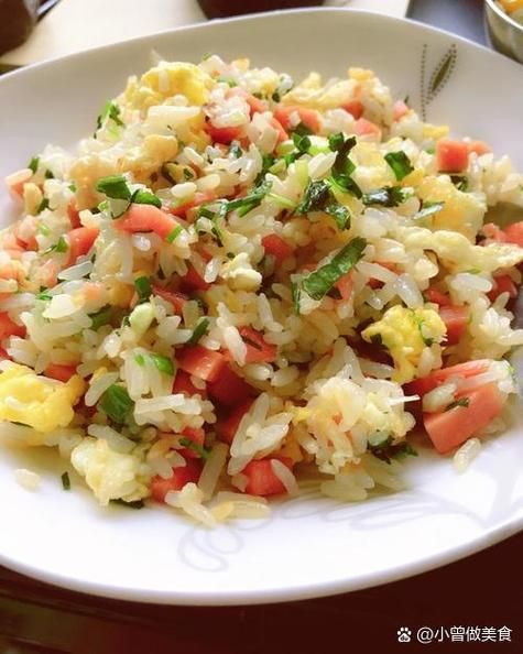 肉炒米饭怎么做_隔夜饭如何炒得粒粒分明-第2张图片-山城妙识