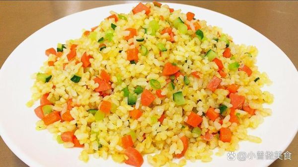 肉炒米饭怎么做_隔夜饭如何炒得粒粒分明-第3张图片-山城妙识