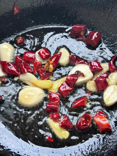 宫保鸡丁料汁怎么调_正宗比例是多少-第1张图片-山城妙识 宫保鸡丁料汁怎么调_正宗比例是多少-第1张图片-山城妙识