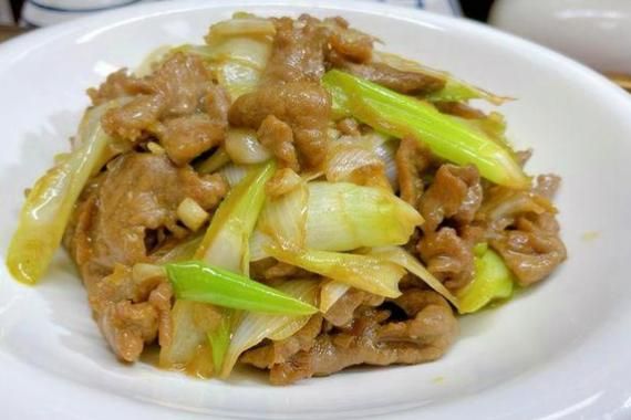 葱爆羊肉怎么做_葱爆羊肉家常做法步骤-第2张图片-山城妙识