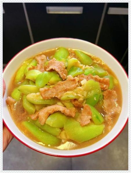 丝瓜炒肉片怎么做_丝瓜炒肉片的家常做法-第1张图片-山城妙识 丝瓜炒肉片怎么做_丝瓜炒肉片的家常做法-第1张图片-山城妙识