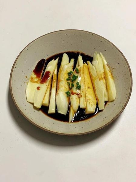 清蒸茭白怎么做_清蒸茭白需要焯水吗-第1张图片-山城妙识 清蒸茭白怎么做_清蒸茭白需要焯水吗-第1张图片-山城妙识
