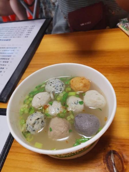 肉丸炒什么配菜好吃_肉丸炒青菜还是菌菇更香-第2张图片-山城妙识