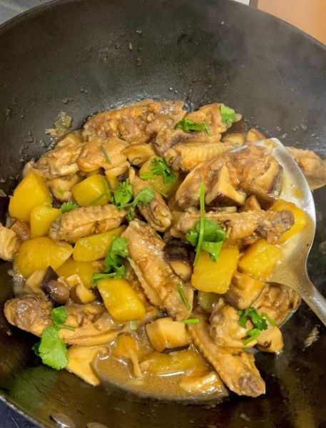 土豆焖鸡翅怎么做_土豆焖鸡翅要焯水吗-第2张图片-山城妙识