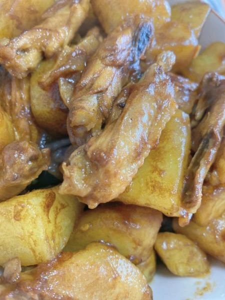 土豆焖鸡翅怎么做_土豆焖鸡翅要焯水吗-第3张图片-山城妙识