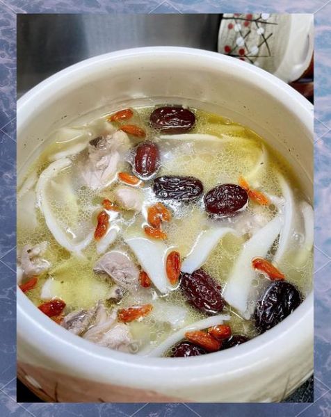 椰子煲鸡汤可以放什么_椰子鸡汤加什么好喝-第2张图片-山城妙识