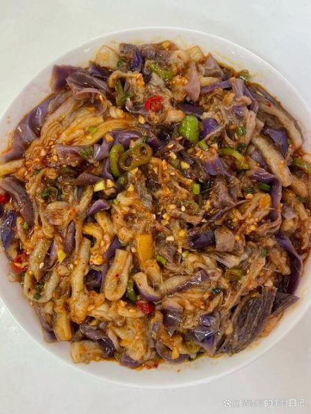 蒜泥拌茄子是哪里的菜_蒜泥拌茄子属于什么菜系-第3张图片-山城妙识 蒜泥拌茄子是哪里的菜_蒜泥拌茄子属于什么菜系-第3张图片-山城妙识