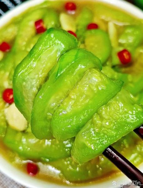 嫩丝瓜的功效与作用_嫩丝瓜怎么吃最营养-第1张图片-山城妙识 嫩丝瓜的功效与作用_嫩丝瓜怎么吃最营养-第1张图片-山城妙识