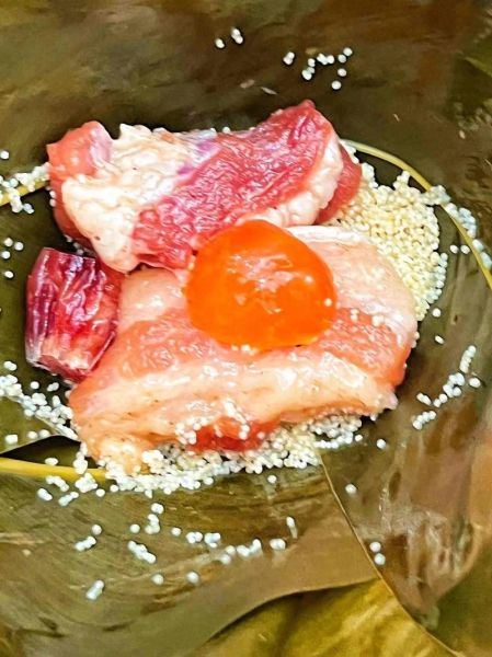 蛋黄肉粽怎么做_咸蛋黄肉粽做法步骤-第2张图片-山城妙识