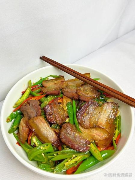 腊肉炒什么菜最好吃_腊肉最佳搭配推荐-第2张图片-山城妙识