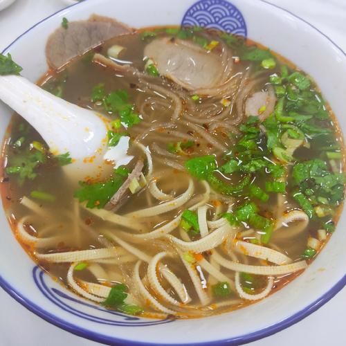 牛肉粉丝热量_减肥能吃吗-第1张图片-山城妙识 牛肉粉丝热量_减肥能吃吗-第1张图片-山城妙识