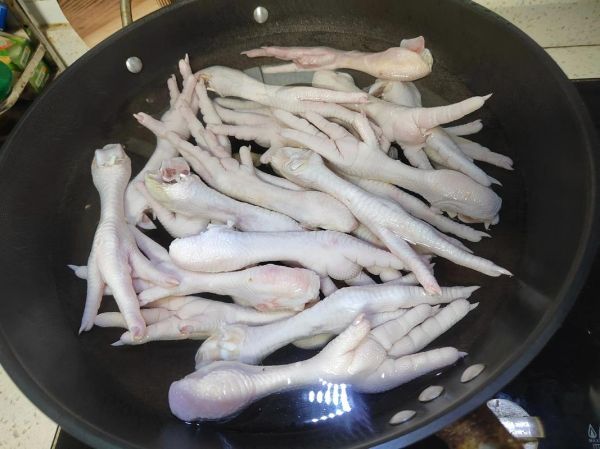 酱鸡爪子怎么做_酱鸡爪子要焯水吗-第2张图片-山城妙识