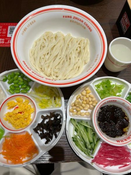 老北京炸酱面起源是什么_正宗做法有哪些-第3张图片-山城妙识 老北京炸酱面起源是什么_正宗做法有哪些-第3张图片-山城妙识