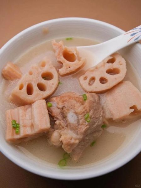 湖北莲藕排骨汤的做法窍门_如何让汤更白更鲜-第3张图片-山城妙识 湖北莲藕排骨汤的做法窍门_如何让汤更白更鲜-第3张图片-山城妙识