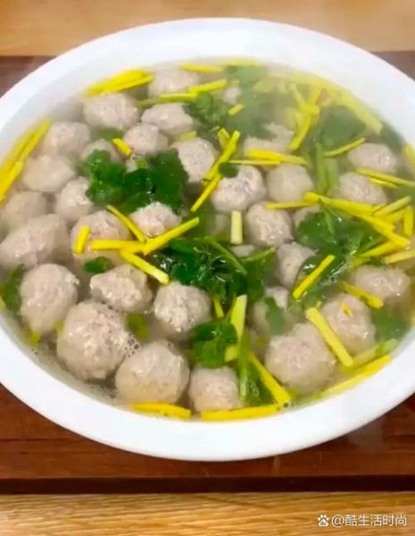 汆丸子怎么做_汆丸子为什么散-第1张图片-山城妙识