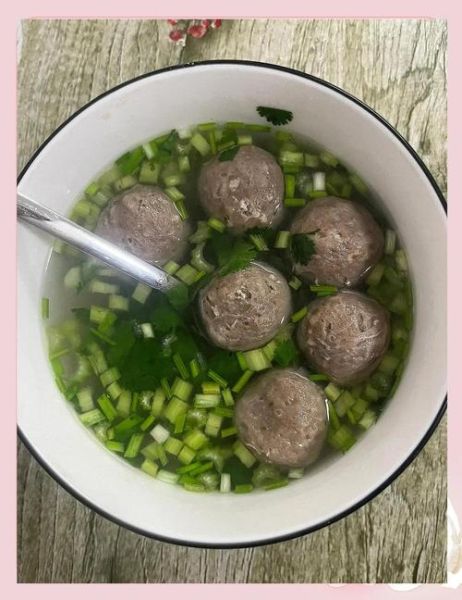 速冻牛肉丸子汤怎么煮_速冻牛肉丸子汤的做法-第2张图片-山城妙识