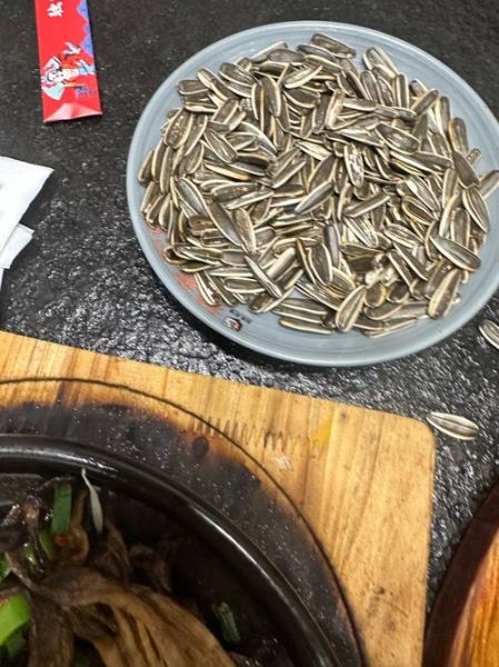 香菇鸡肉煲仔饭怎么做_香菇鸡肉煲仔饭用干香菇还是鲜香菇-第1张图片-山城妙识