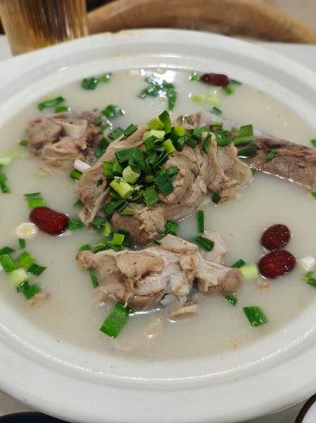 大骨汤怎么煮才营养_大骨汤怎么熬才香浓-第1张图片-山城妙识 大骨汤怎么煮才营养_大骨汤怎么熬才香浓-第1张图片-山城妙识