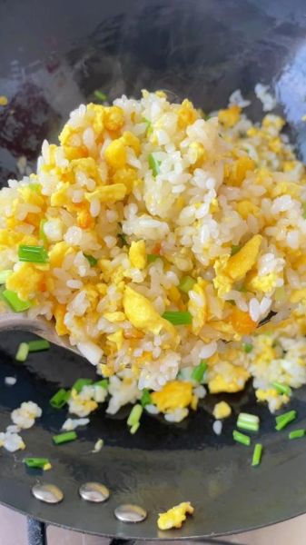 怎样炒蛋炒饭好吃_蛋炒饭怎么炒才粒粒分明-第3张图片-山城妙识