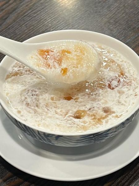 桃胶雪燕炖牛奶的功效_桃胶雪燕炖牛奶可以天天喝吗-第1张图片-山城妙识