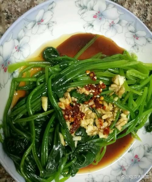 凉拌菠菜能放蒜和醋吗_菠菜凉拌加蒜醋好吃吗-第3张图片-山城妙识 凉拌菠菜能放蒜和醋吗_菠菜凉拌加蒜醋好吃吗-第3张图片-山城妙识