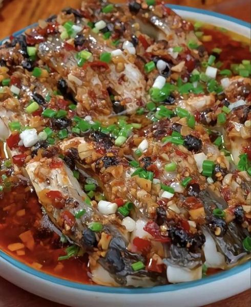 广式豆豉蒸鱼头怎么做_豆豉蒸鱼头为什么嫩滑-第1张图片-山城妙识 广式豆豉蒸鱼头怎么做_豆豉蒸鱼头为什么嫩滑-第1张图片-山城妙识