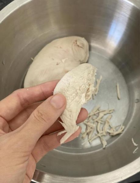 棒棒鸡丝怎么做_棒棒鸡丝需要焯水吗-第3张图片-山城妙识