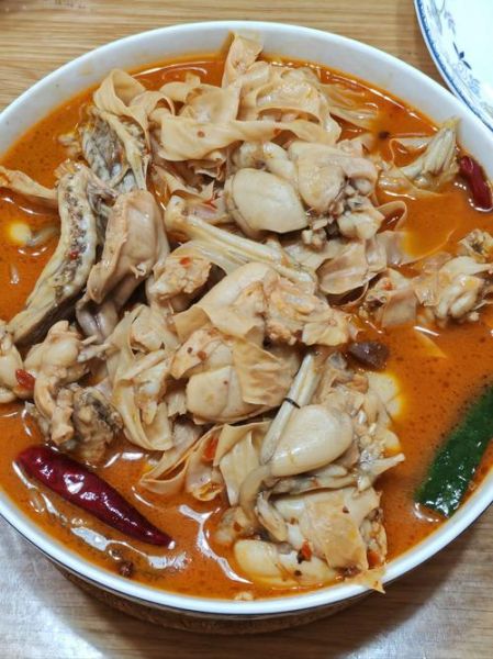 牛蛙怎么做好吃_牛蛙怎么做不腥-第1张图片-山城妙识