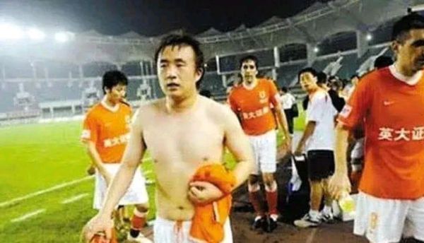 国足白斩鸡图片_为什么被全网群嘲-第1张图片-山城妙识 国足白斩鸡图片_为什么被全网群嘲-第1张图片-山城妙识