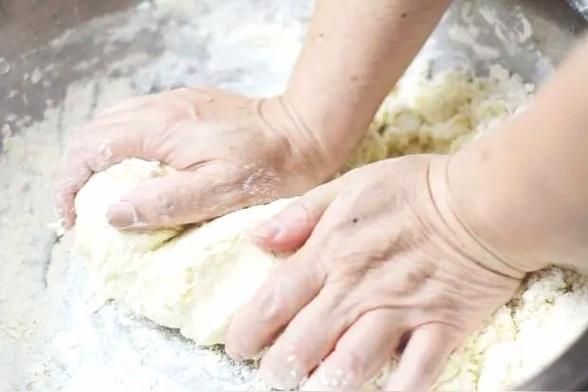 抻面怎么和面更筋道_抻面配方比例是多少-第2张图片-山城妙识 抻面怎么和面更筋道_抻面配方比例是多少-第2张图片-山城妙识