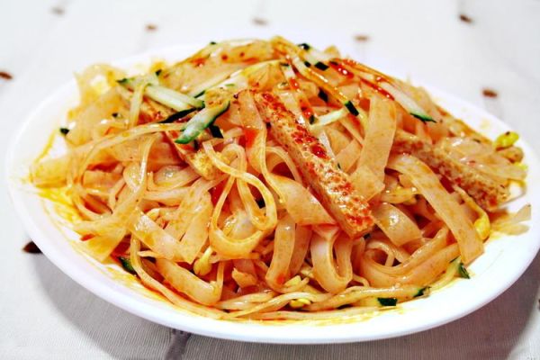 土豆淀粉做凉皮怎么做_土豆淀粉凉皮筋道吗-第1张图片-山城妙识 土豆淀粉做凉皮怎么做_土豆淀粉凉皮筋道吗-第1张图片-山城妙识