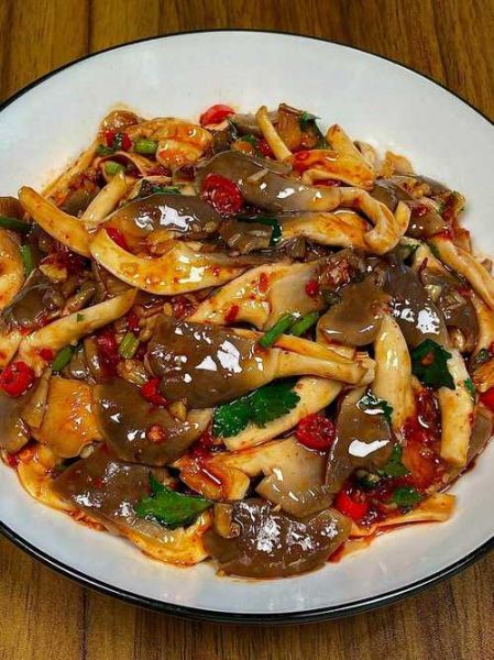 平菇炒肉丝怎么炒才嫩_平菇炒肉丝用焯水吗-第2张图片-山城妙识 平菇炒肉丝怎么炒才嫩_平菇炒肉丝用焯水吗-第2张图片-山城妙识