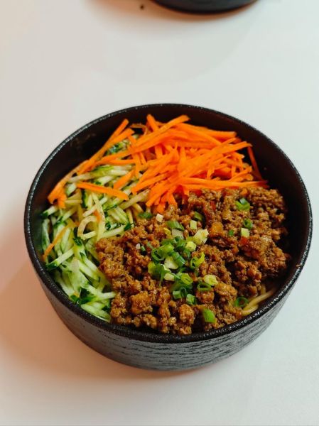 炸酱面怎么做才好吃_炸酱面家常做法图解-第3张图片-山城妙识