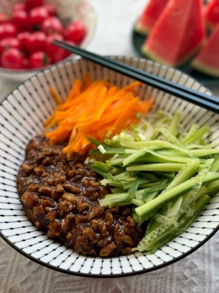 炸酱面怎么做才好吃_炸酱面家常做法图解-第2张图片-山城妙识