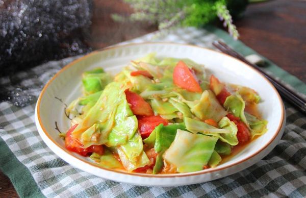 包菜西红柿怎么炒好吃又简单_包菜西红柿炒多久才脆嫩-第2张图片-山城妙识