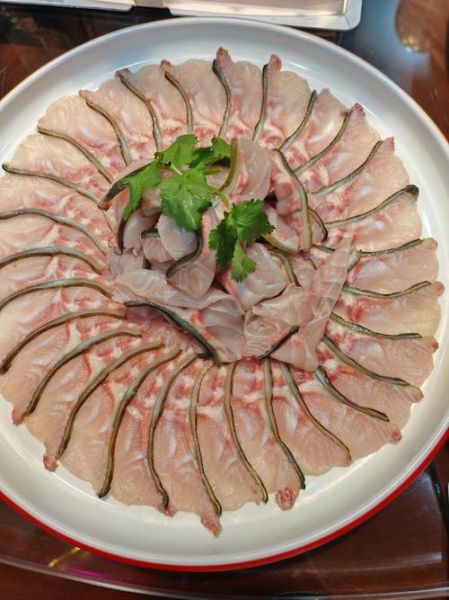 鲟鱼多少钱一斤_鲟鱼怎么做好吃-第3张图片-山城妙识