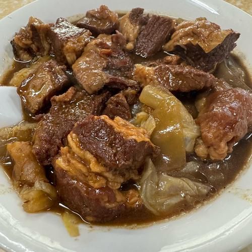 炖牛肉怎么做好吃_炖牛肉最正宗的做法-第1张图片-山城妙识