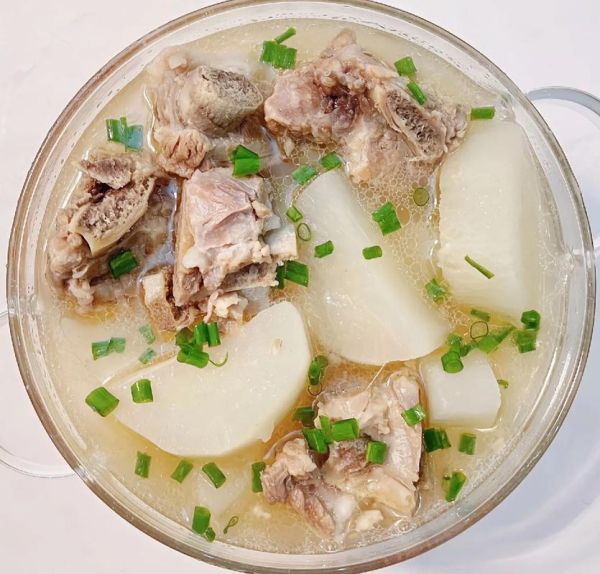 大骨头汤怎么做好喝又营养_大骨头汤用什么骨头最香-第1张图片-山城妙识 大骨头汤怎么做好喝又营养_大骨头汤用什么骨头最香-第1张图片-山城妙识