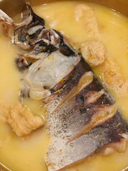 炖花鲢鱼头正宗做法_花鲢鱼头怎么炖才嫩-第2张图片-山城妙识