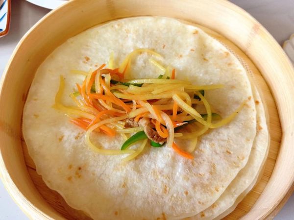 春饼怎么做又软又筋道_春饼家常菜菜谱大全-第3张图片-山城妙识