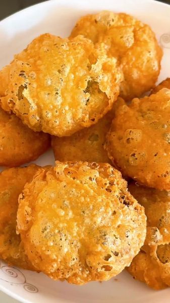 烫面炸糕的做法家常做法_怎样让外皮酥脆内馅流糖-第1张图片-山城妙识