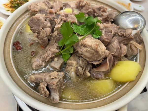 自制排骨火锅怎么做_排骨火锅底料怎么调-第1张图片-山城妙识