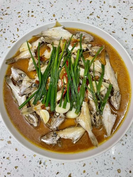 红烧剥皮鱼怎么做_红烧剥皮鱼用什么鱼最好-第2张图片-山城妙识