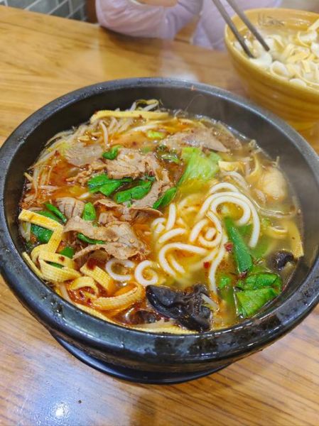 砂锅米线怎么做_砂锅米线汤底配方-第2张图片-山城妙识 砂锅米线怎么做_砂锅米线汤底配方-第2张图片-山城妙识