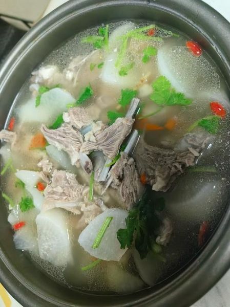 羊排怎么炖好吃又营养_羊排炖多久最嫩-第1张图片-山城妙识