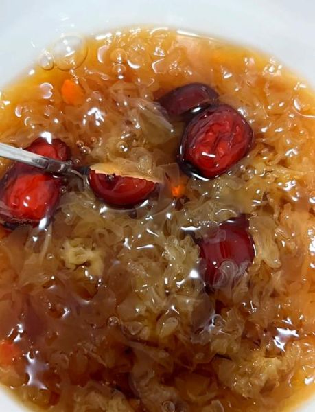 冰糖银耳红枣羹怎么做_银耳羹需要炖多久-第1张图片-山城妙识 冰糖银耳红枣羹怎么做_银耳羹需要炖多久-第1张图片-山城妙识