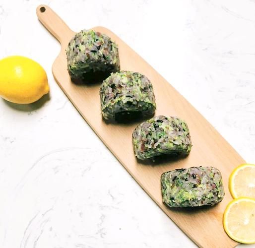 三角饭团怎么包_三角饭团做法-第3张图片-山城妙识 三角饭团怎么包_三角饭团做法-第3张图片-山城妙识