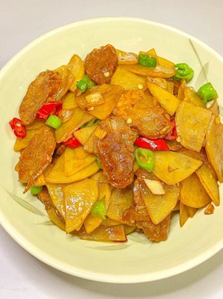 土豆片炒肉怎么做_土豆片炒肉家常做法-第1张图片-山城妙识 土豆片炒肉怎么做_土豆片炒肉家常做法-第1张图片-山城妙识