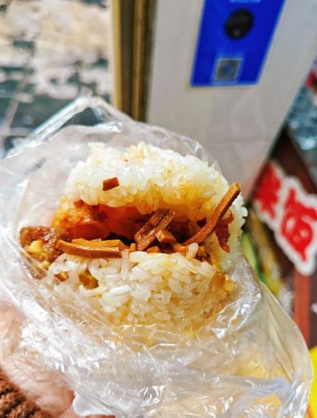 桂林糯米饭团正宗做法_桂林糯米饭团怎么做才好吃-第1张图片-山城妙识 桂林糯米饭团正宗做法_桂林糯米饭团怎么做才好吃-第1张图片-山城妙识